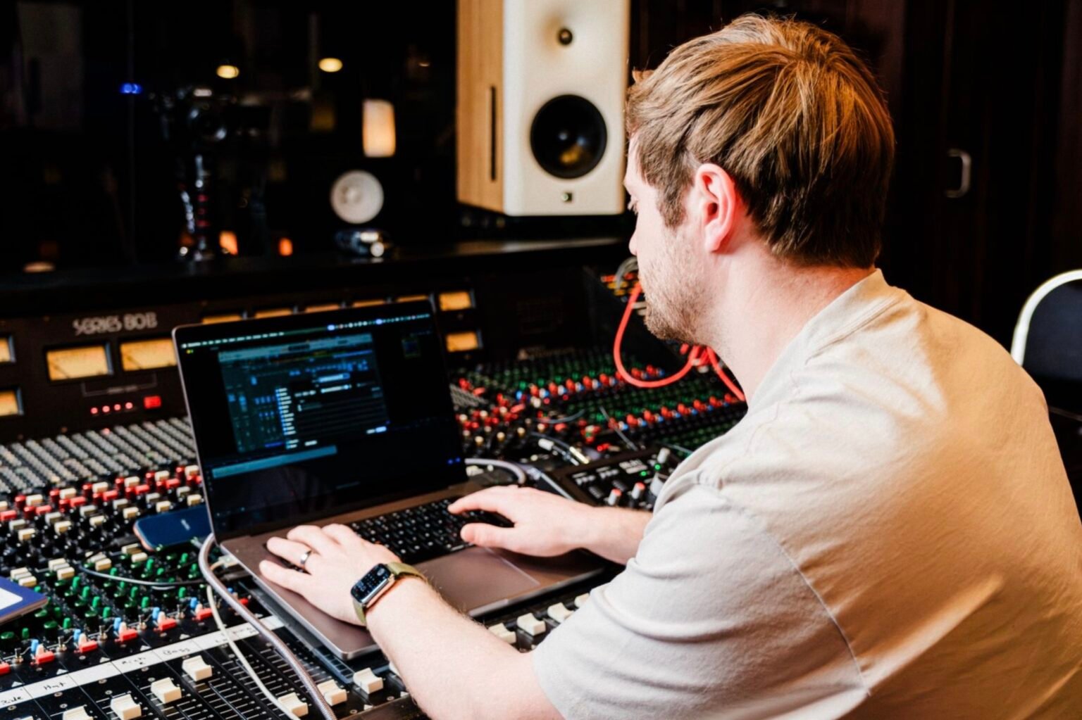 How to Layer Sounds: Audio Gestalt in Music Production - Mastering.com